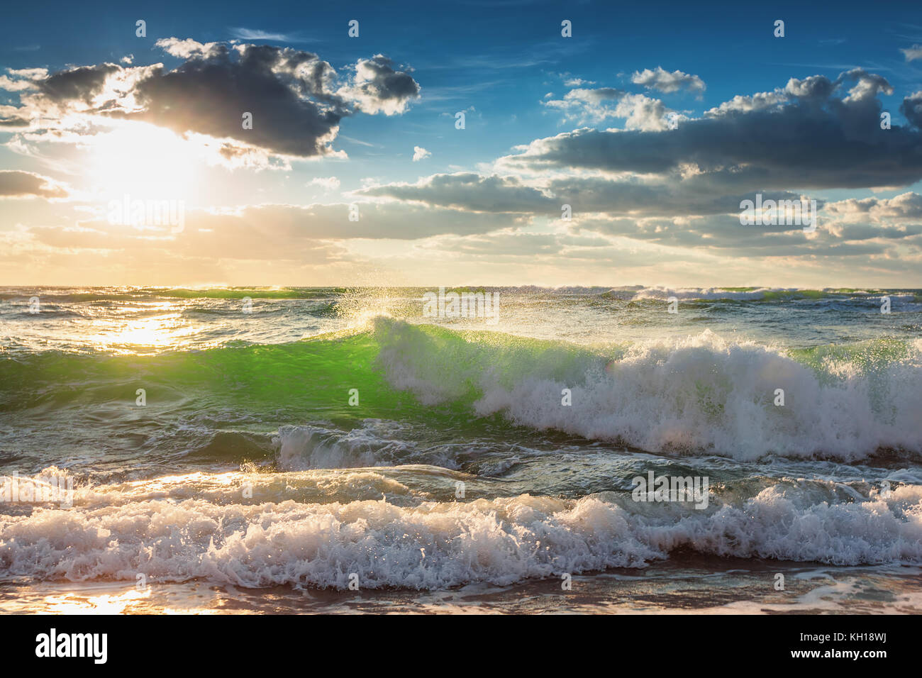 Sunrise wave hi-res stock photography and images - Alamy