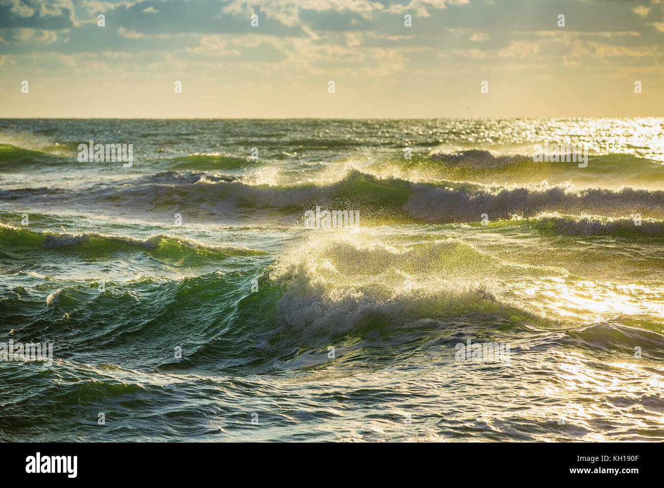 Sunrise wave hi-res stock photography and images - Alamy