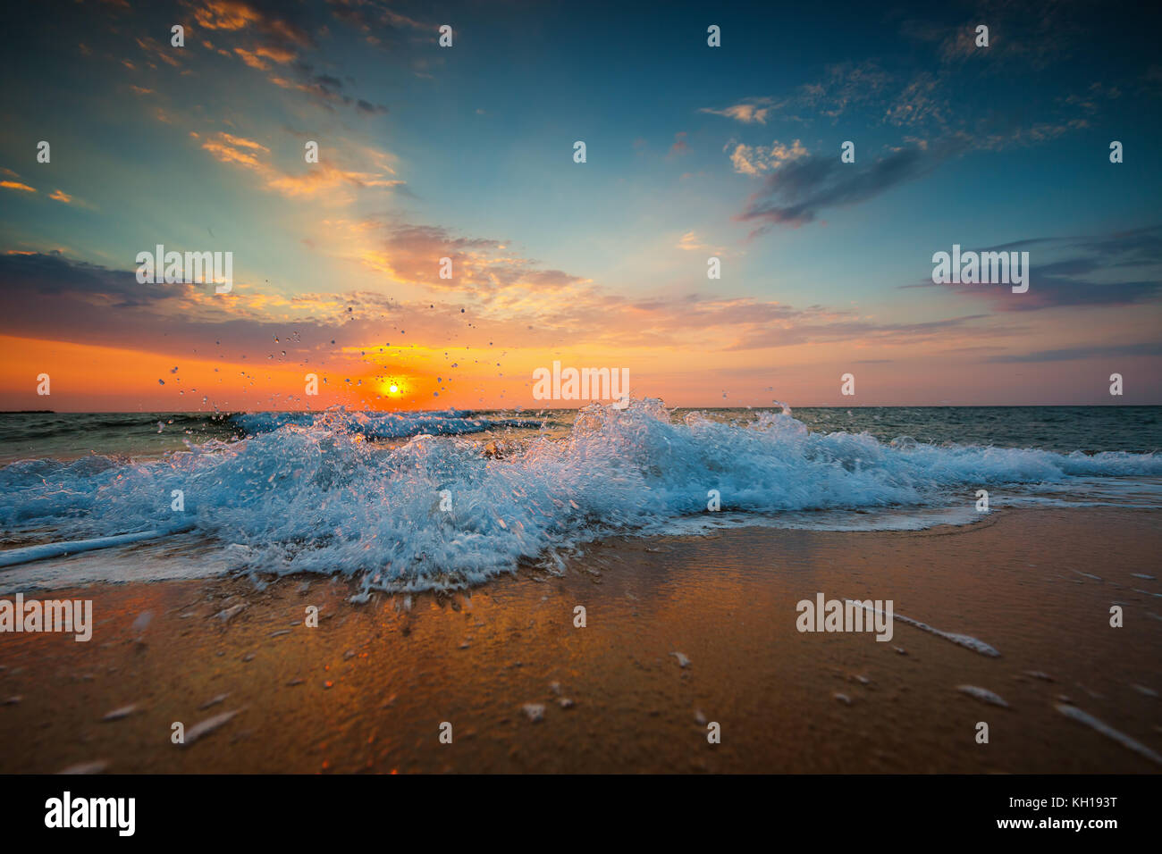 Beautiful florida beach scene shot hi-res stock photography and images ...