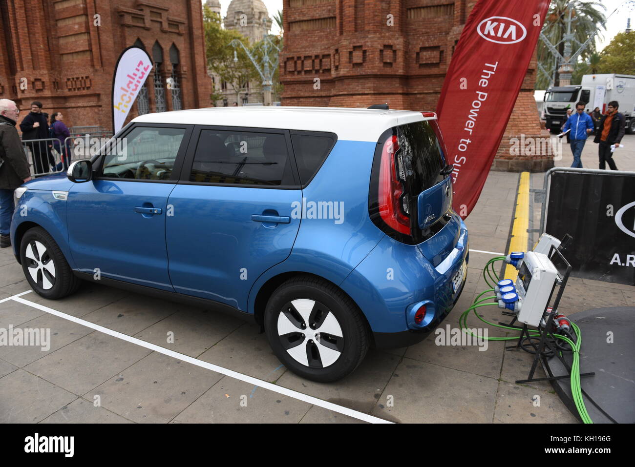 Barcelona, Spain. 11th Nov, 2017. A hibrid car is displayed during the ...
