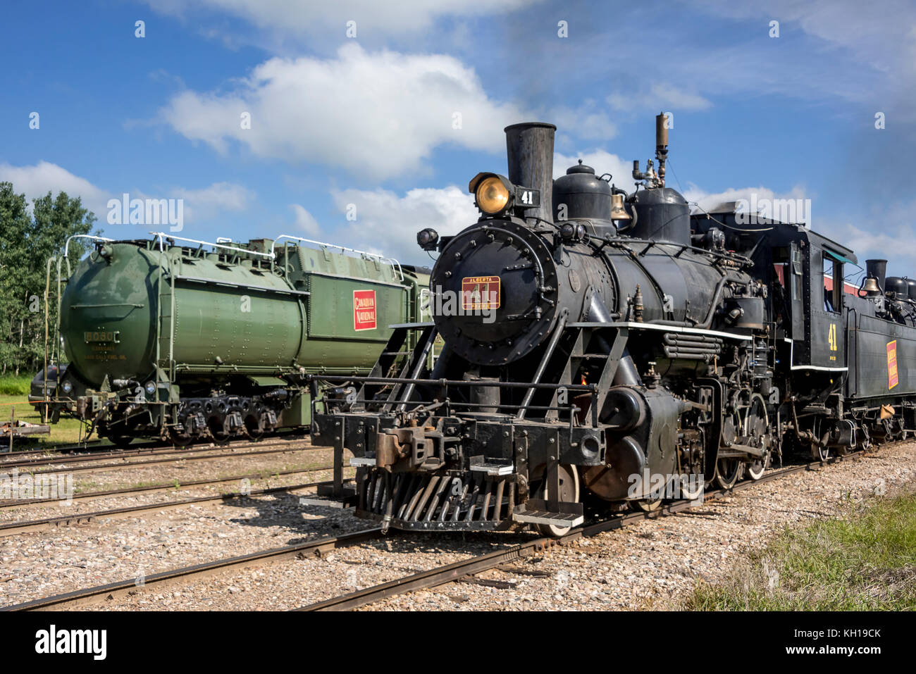 Alberta Prairie Steam Tours steam locomotive 41 passes ex-CNR 4-8-2 ...