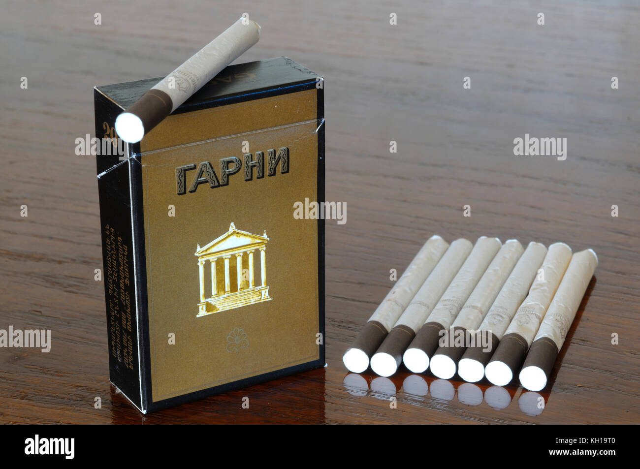 A Pack Of Cigarettes Stock Photos & A Pack Of Cigarettes Stock Images ...