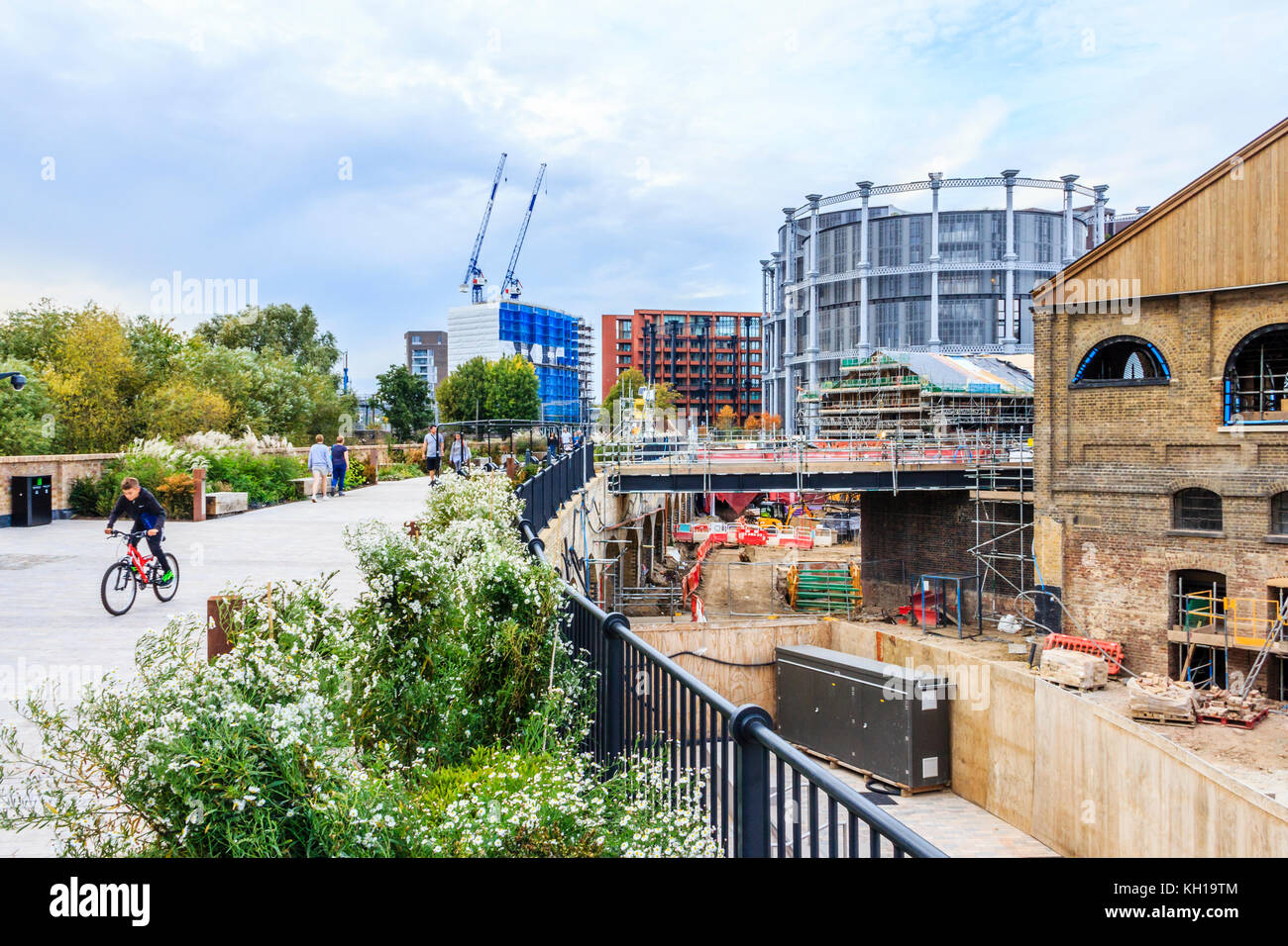 Kings cross renovation hi-res stock photography and images - Alamy