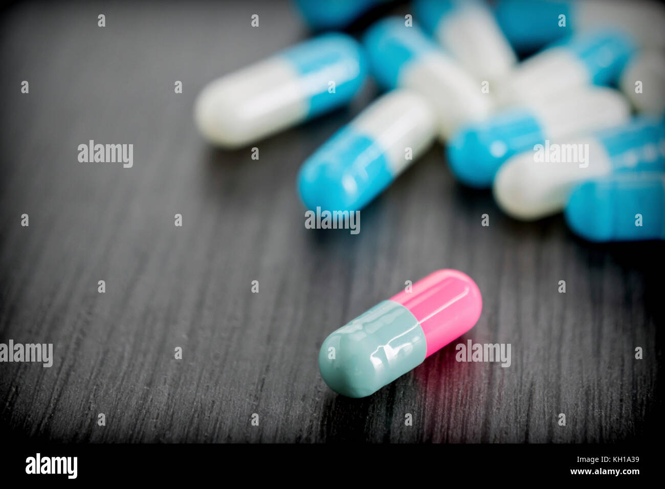 Many Medicines Pills Capsules Of Diferent Size Stock Photo - Alamy