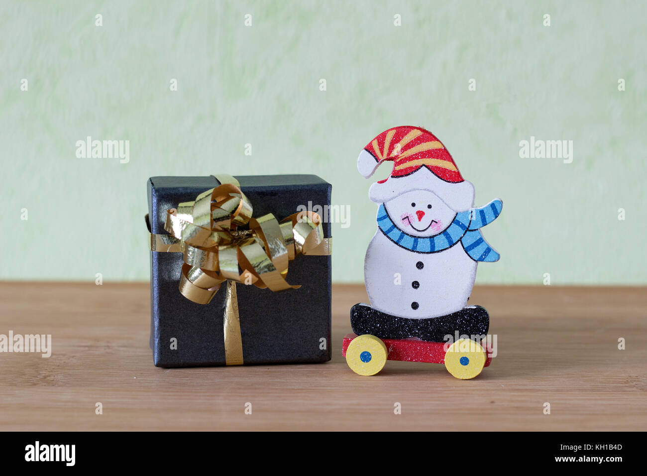 Three ball snowman hi-res stock photography and images - Alamy