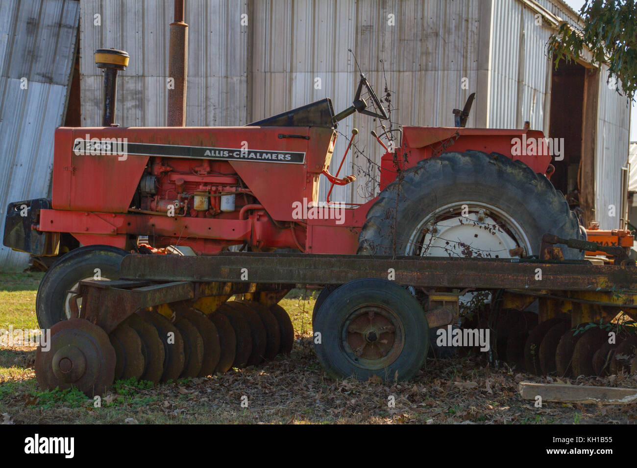 Broken down tractor hi-res stock photography and images - Alamy