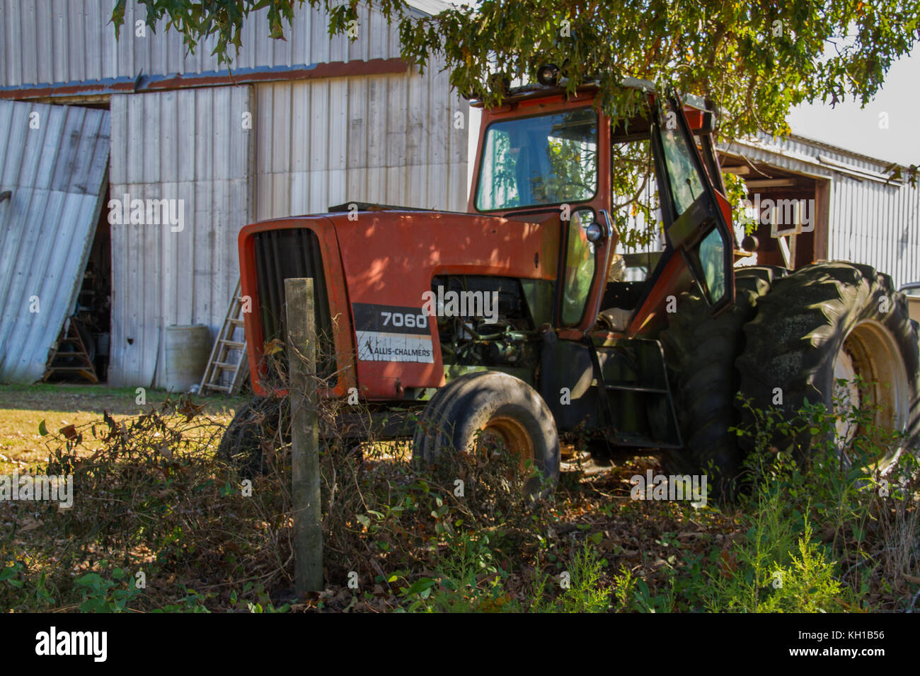 Broken Down Tractor High Resolution Stock Photography and Images - Alamy