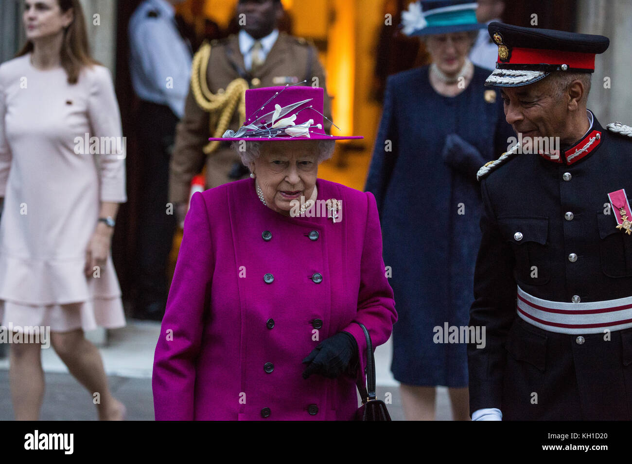 Queen elizabeth ii visit china hi-res stock photography and images - Alamy