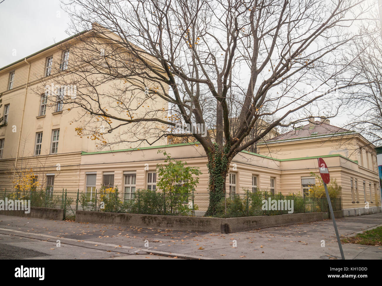 Adolf hitler old building hi-res stock photography and images - Alamy