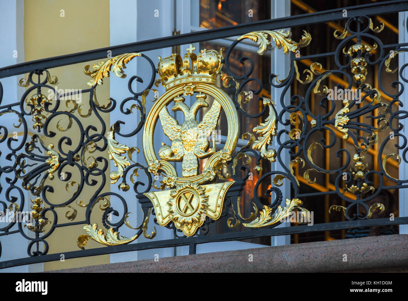The Peterhoff Palace in St. Petersburg, Russia Stock Photo - Alamy