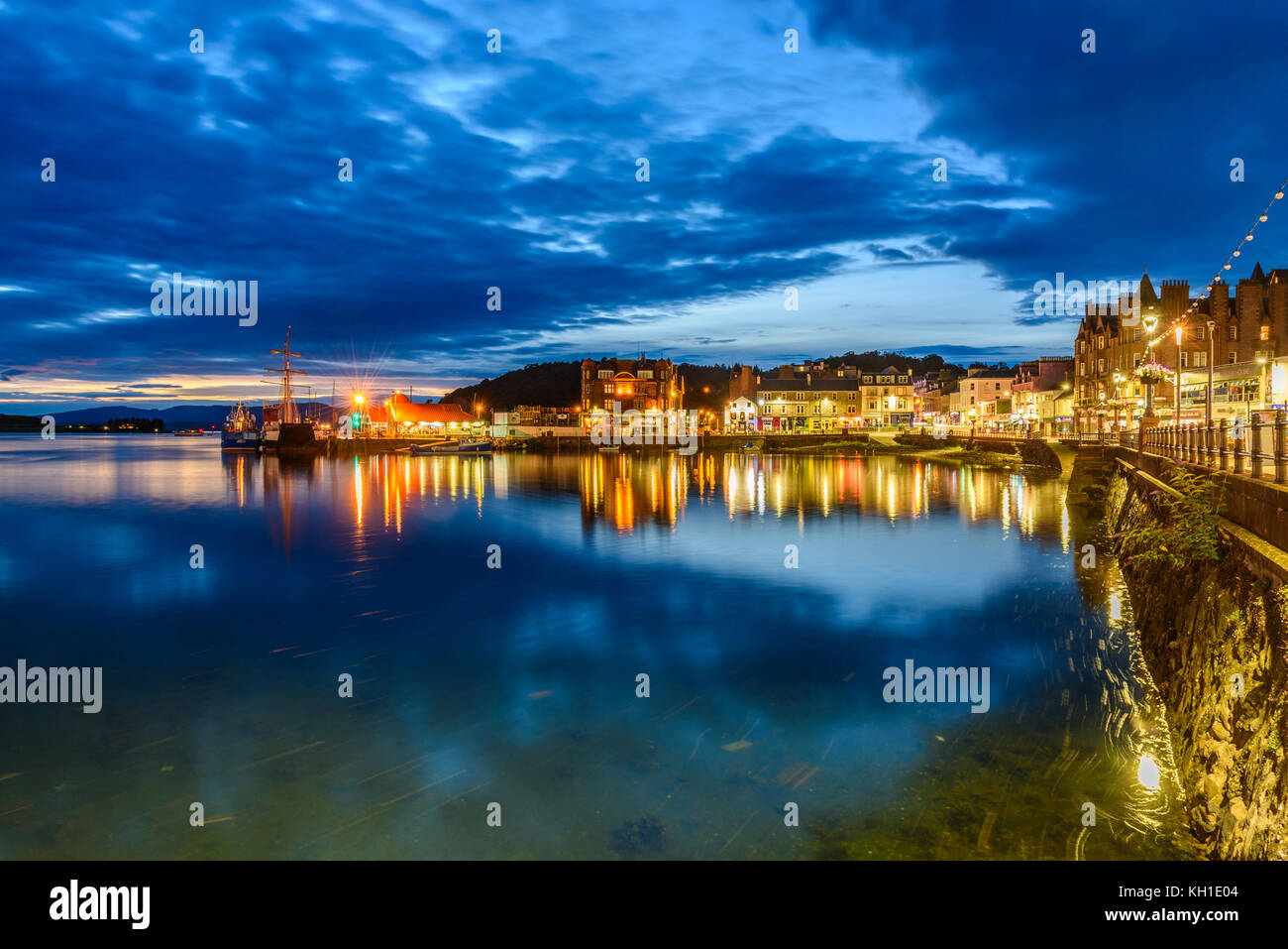 OBAN, SCOTLAND - AUGUST 14, 2017 - Night view of the bay of the ...