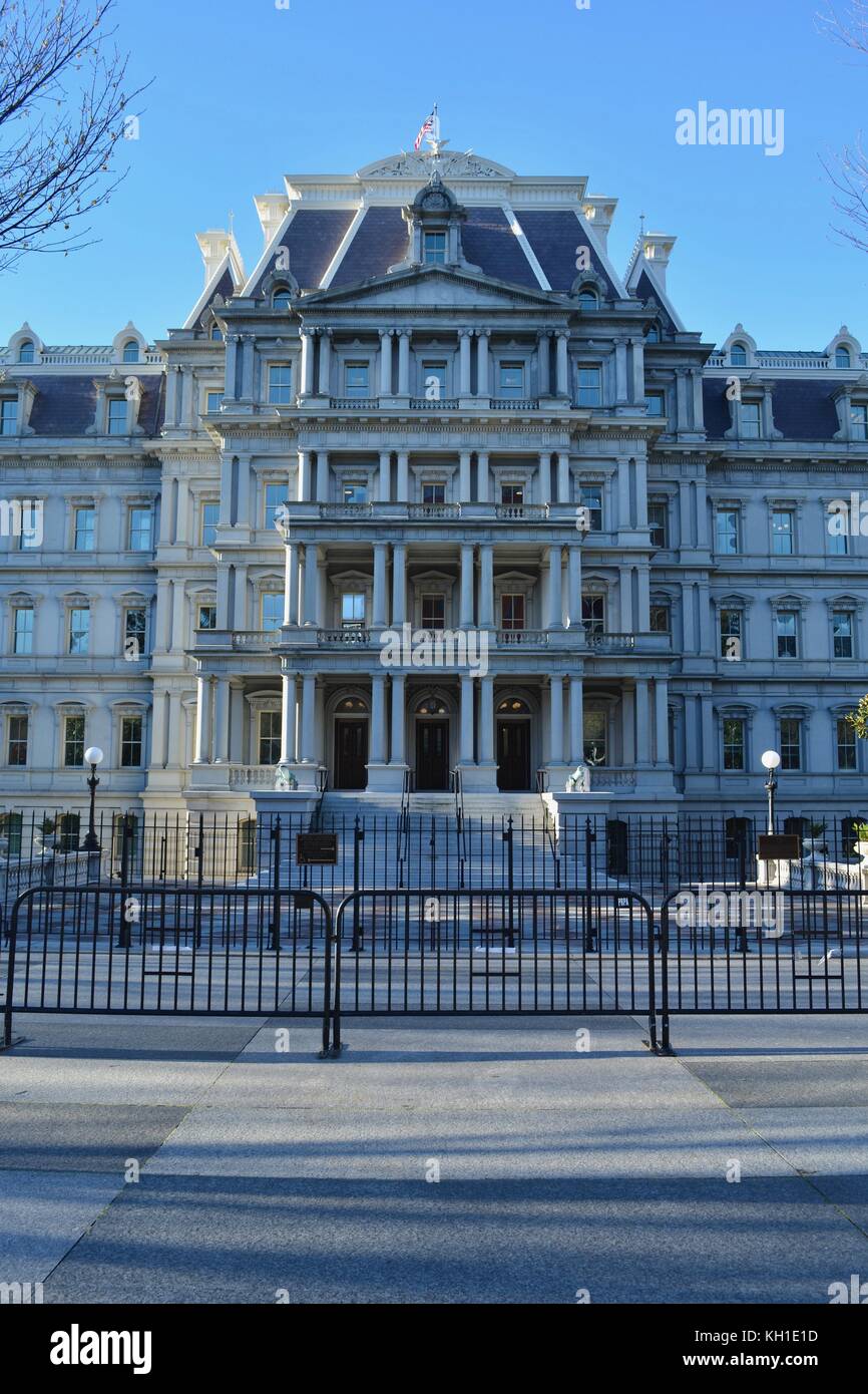 Buildings surrounding republic square hi-res stock photography and ...