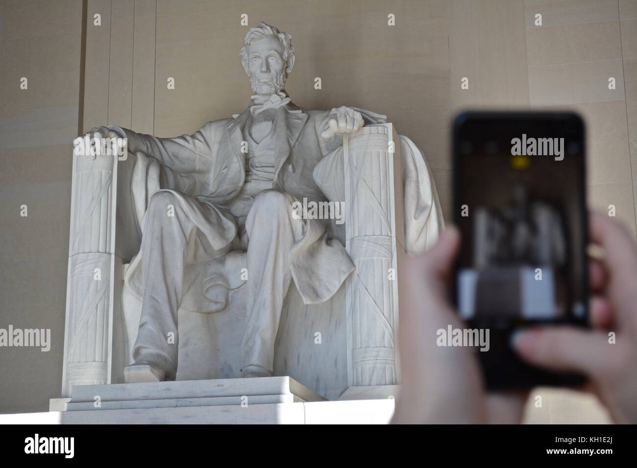 The iconic Lincoln Memorial at the end of the National Mall and ...