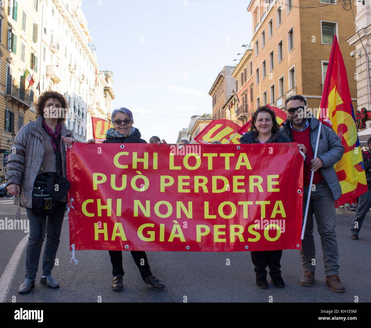 Rome, Italy. 11th Nov, 2017. General strike called by the usb, a basic ...