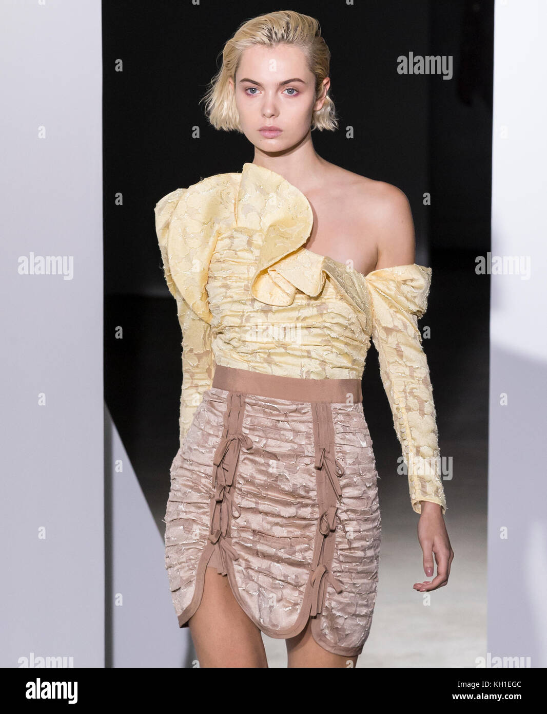 Emma boyd hi-res stock photography and images - Alamy