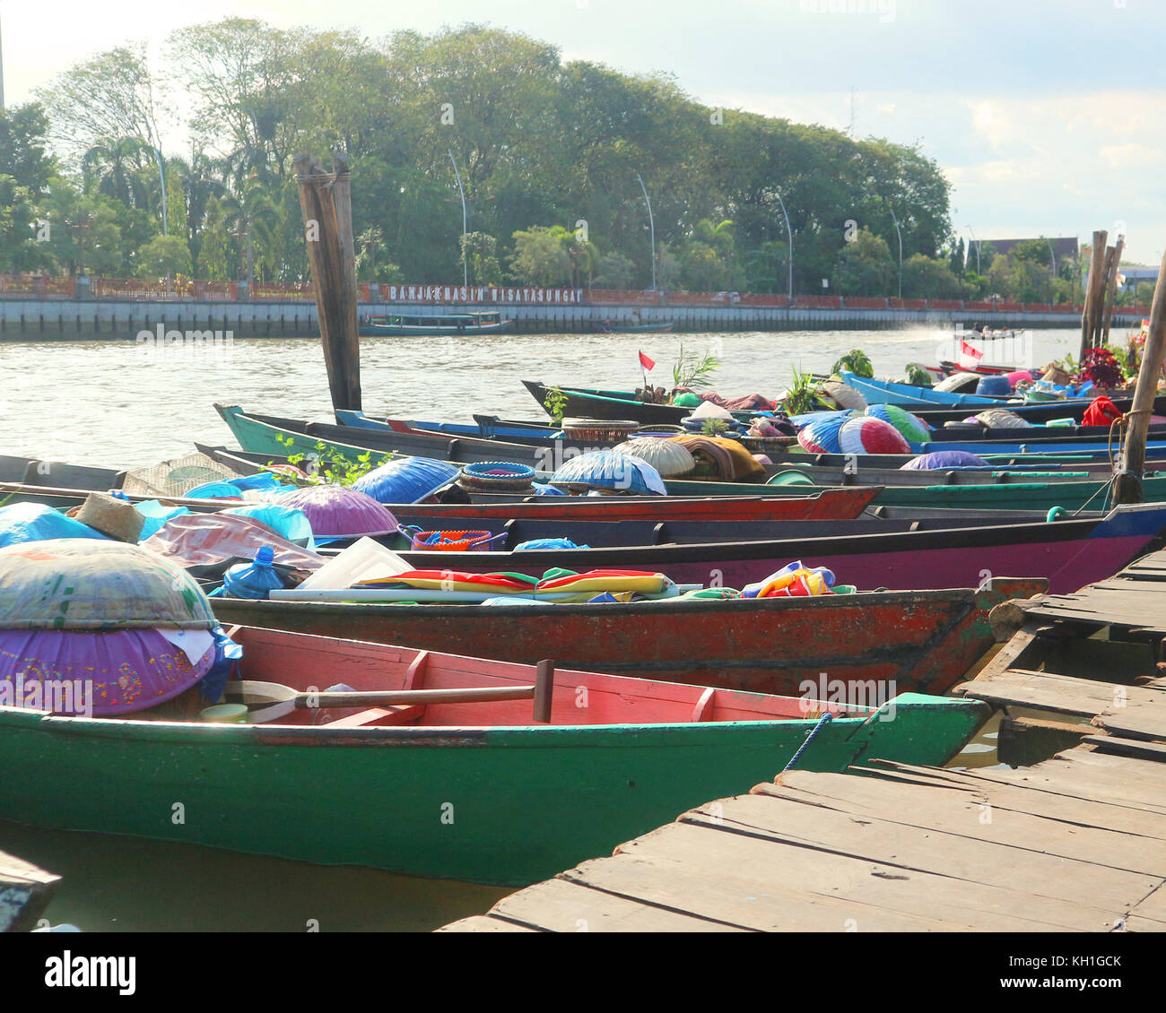 Traditional canoe floating on hi-res stock photography and images - Alamy