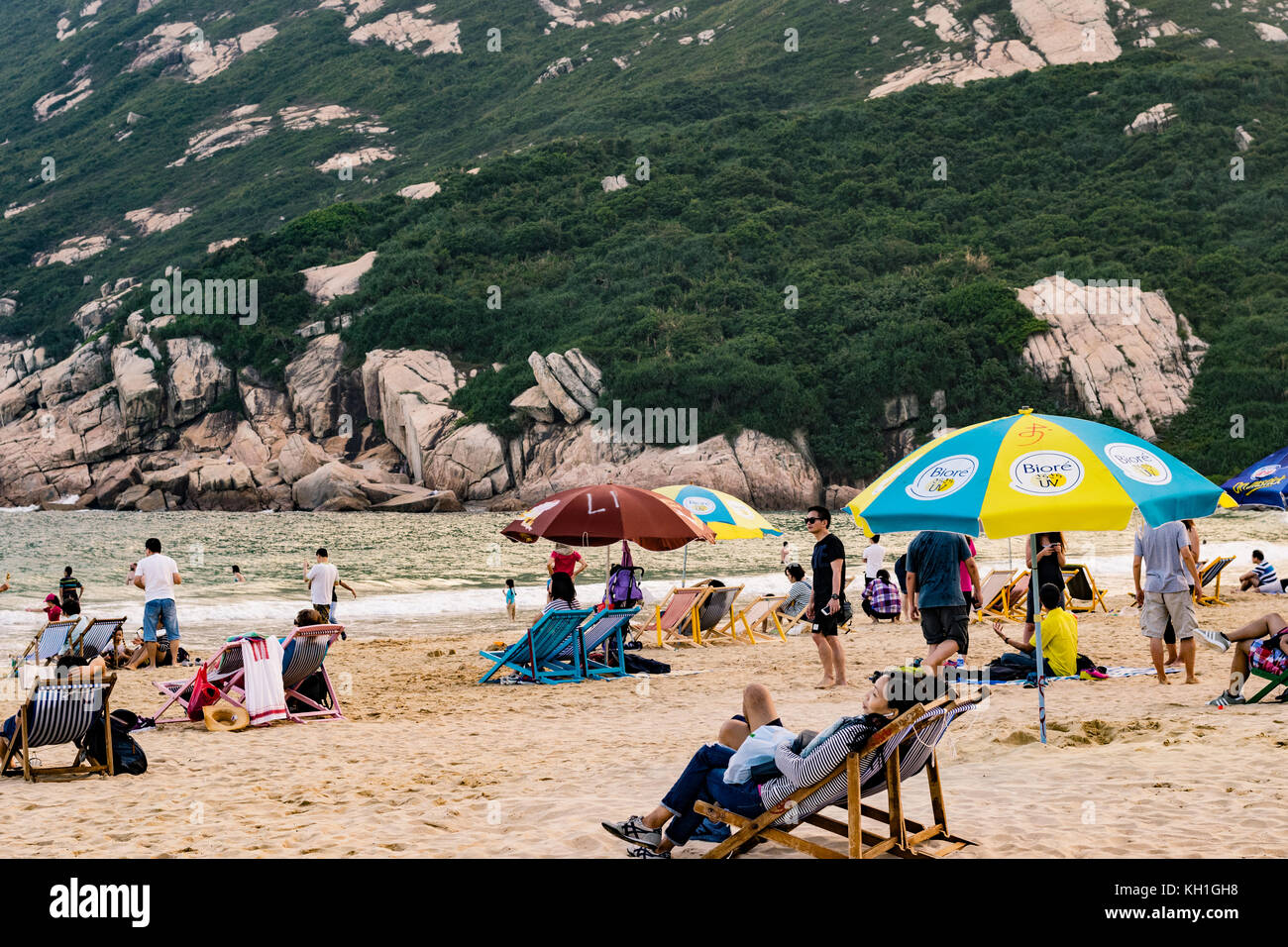 Shek o beach hong kong beachgoers hi-res stock photography and images ...