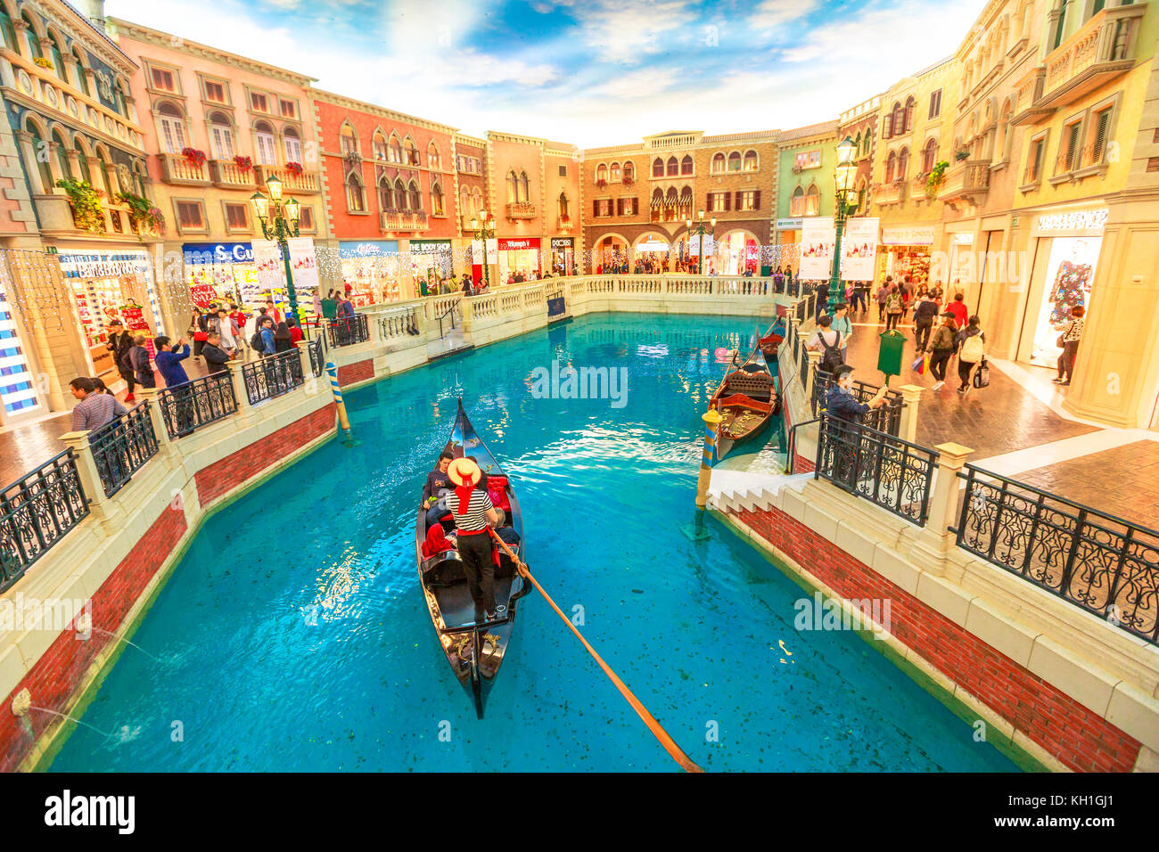 Gondola ride in grand hi-res stock photography and images - Alamy