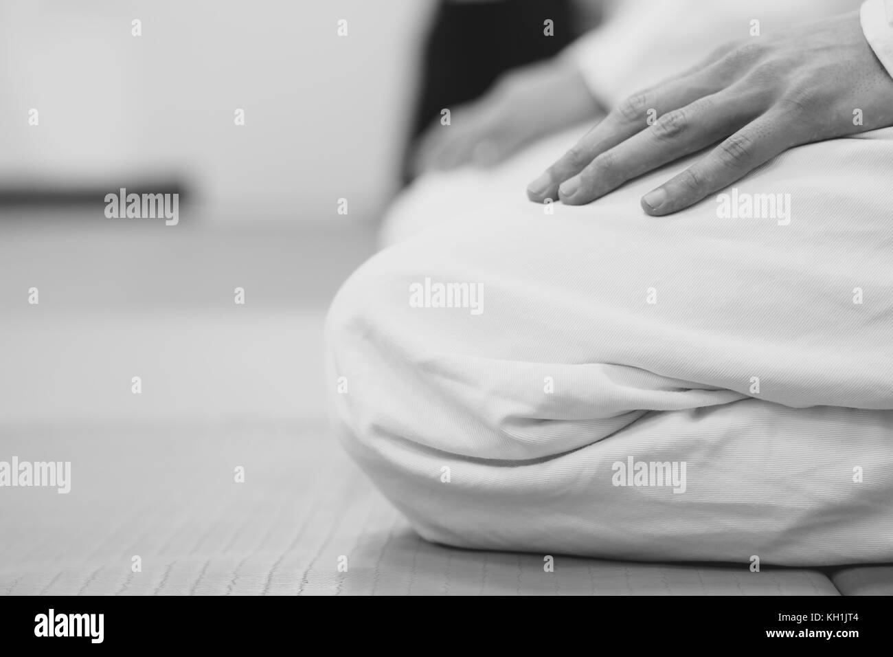 Group of children in kimono sitting on tatami Stock Photo - Alamy
