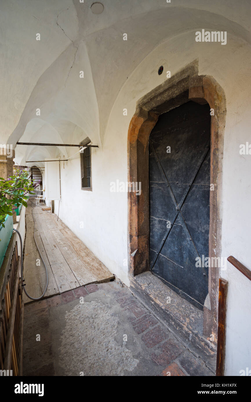 Medieval corridor arches hi-res stock photography and images - Alamy