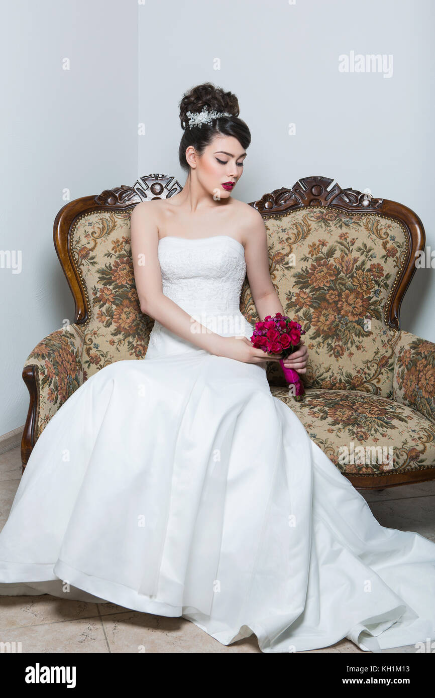 beautiful girl in wedding gown Stock Photo - Alamy