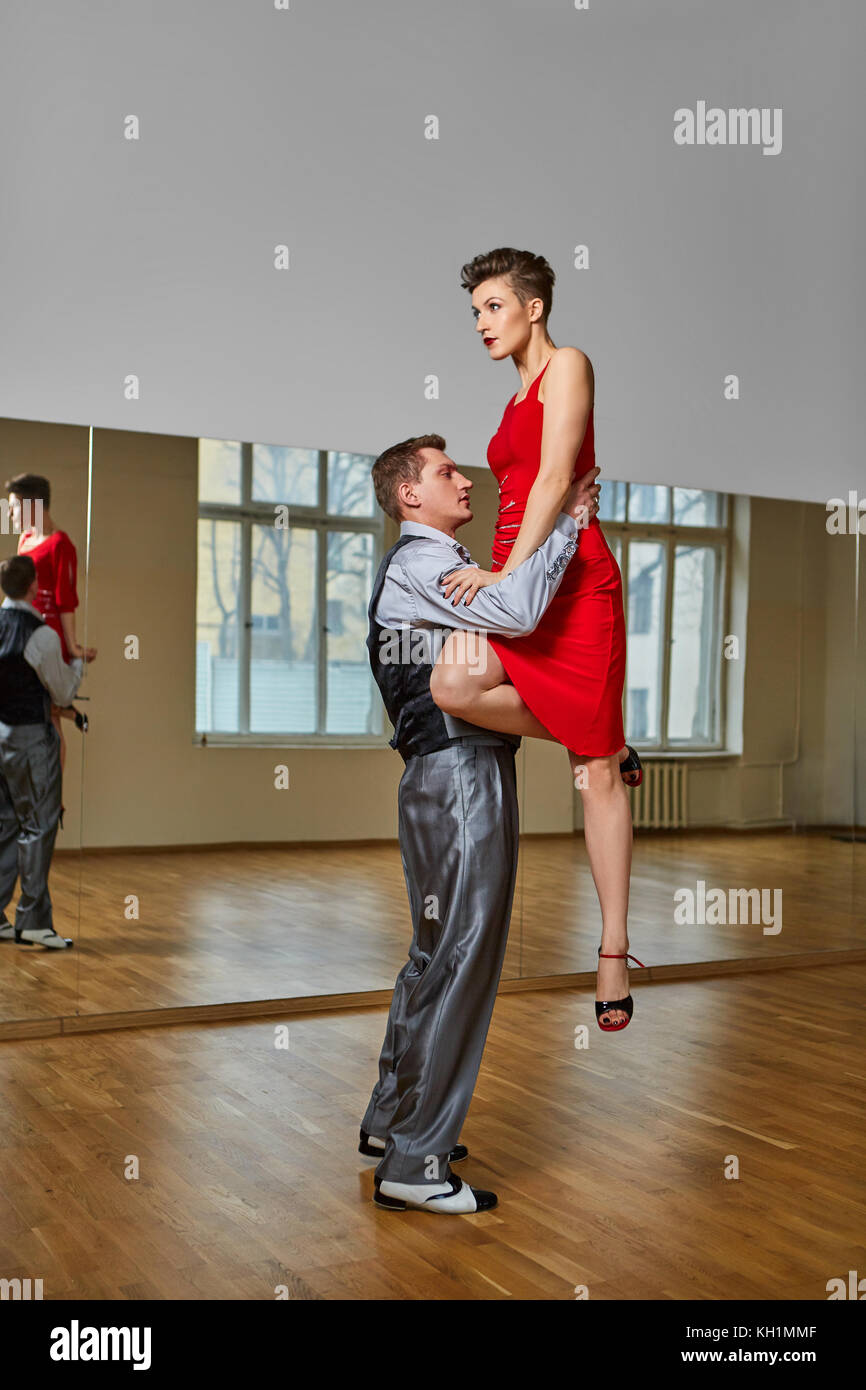 beautiful couple dancing tango Stock Photo - Alamy