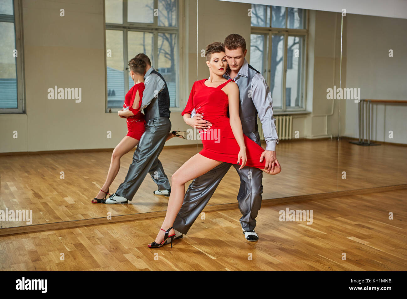 beautiful couple dancing tango Stock Photo - Alamy
