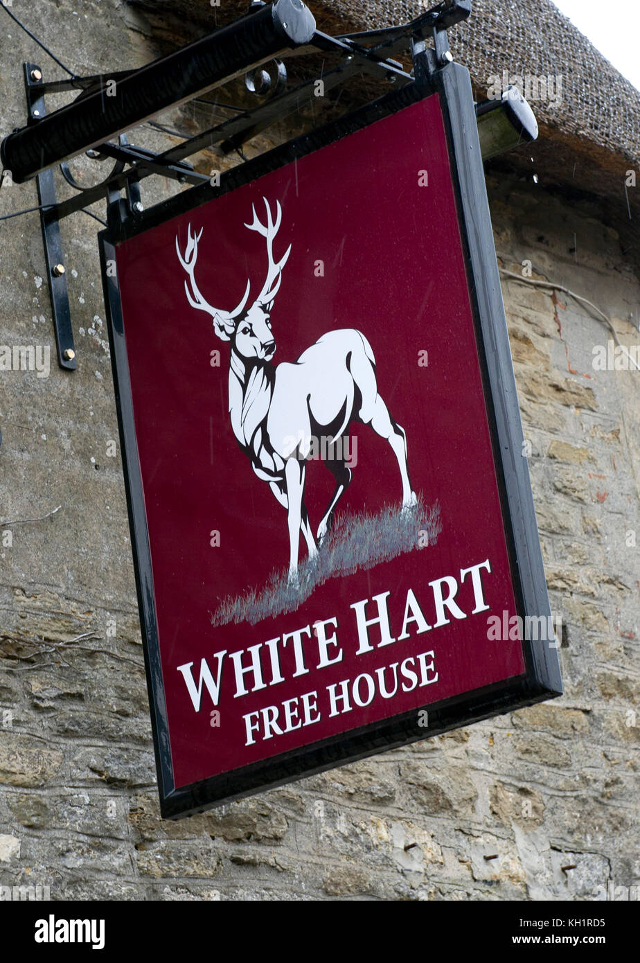 The White Hart public house in Yetminster, Dorset Stock Photo - Alamy