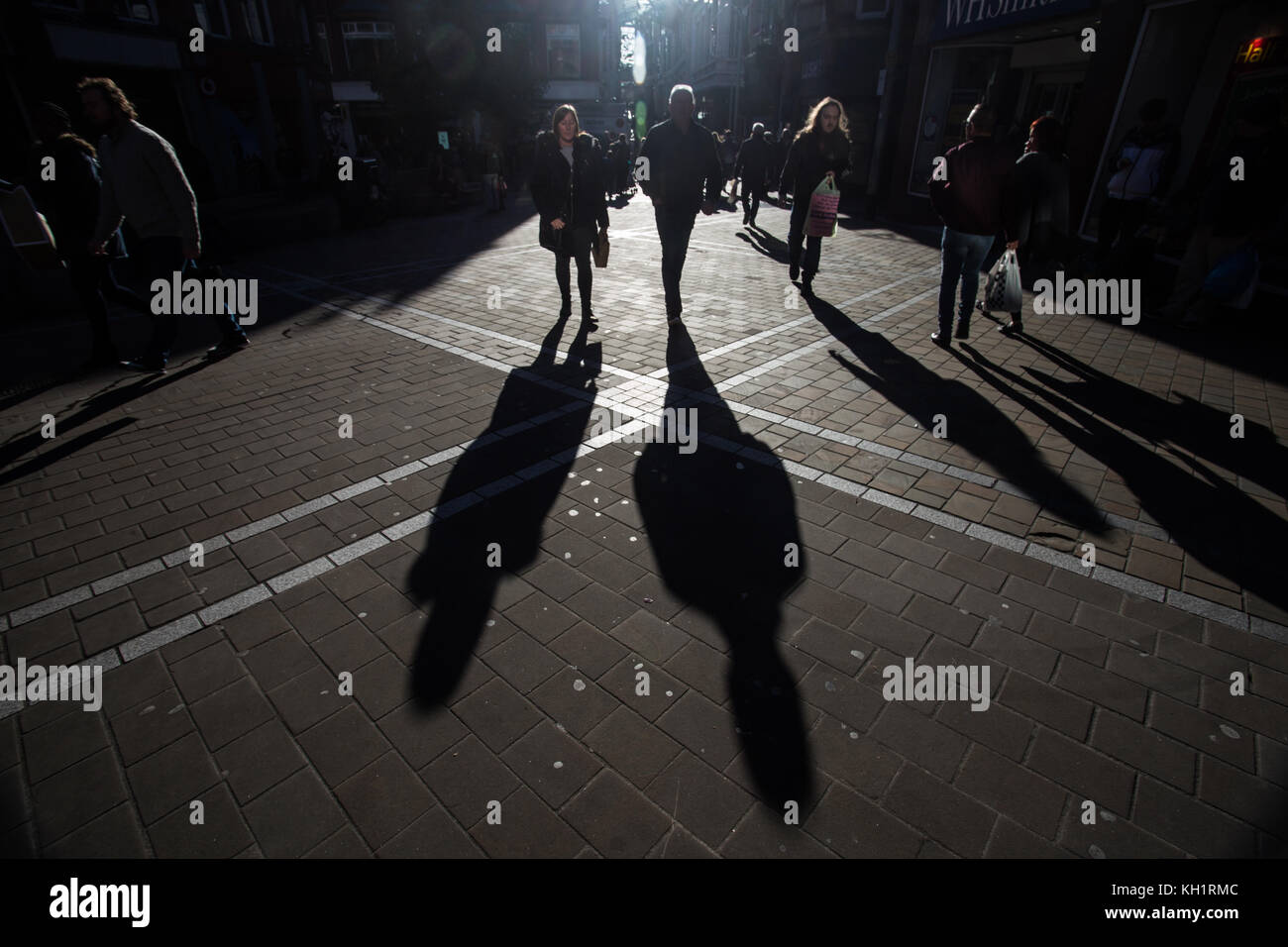Red leeds town hall hi-res stock photography and images - Alamy