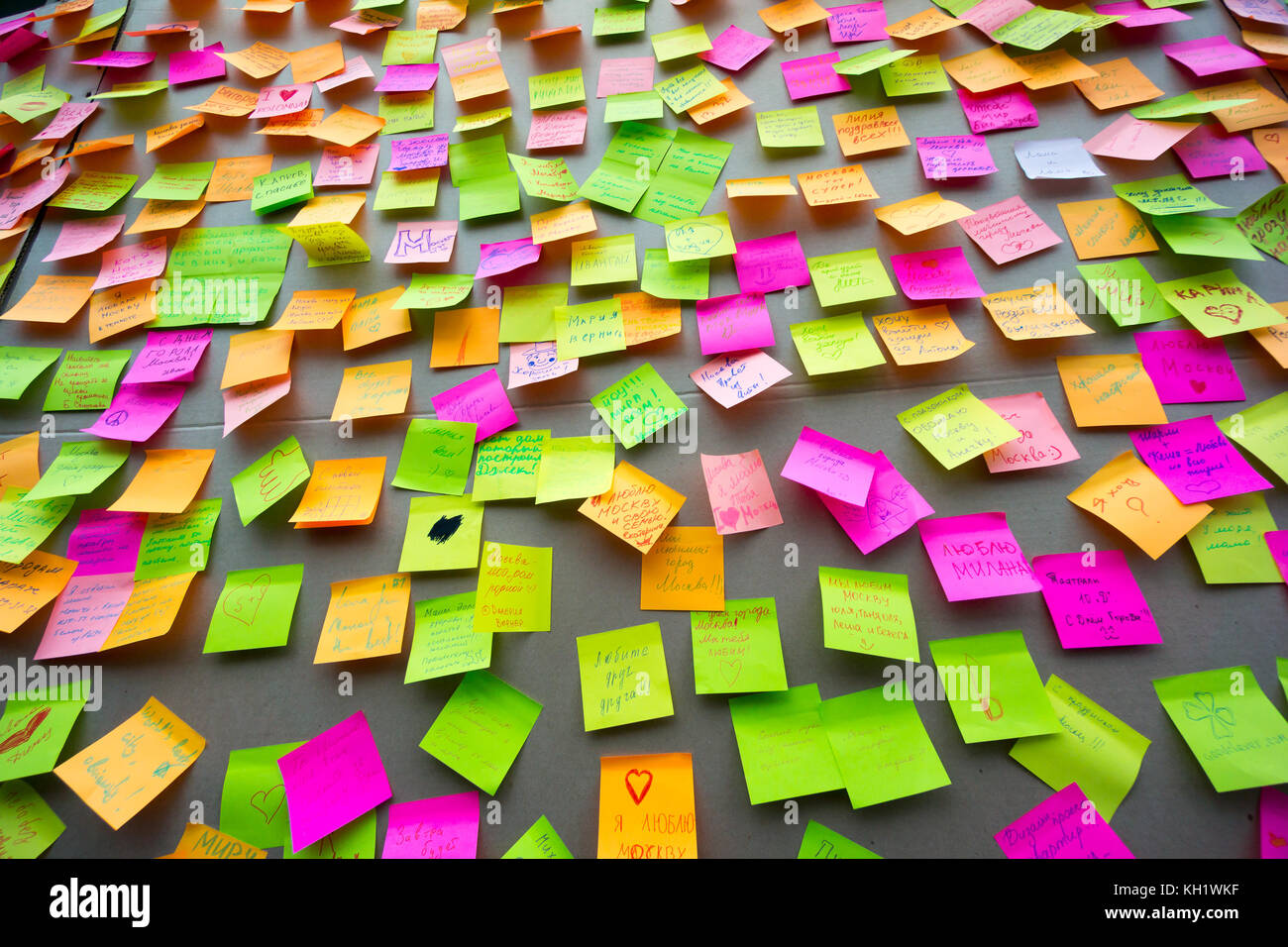 Many different colors paper notes Stock Photo - Alamy