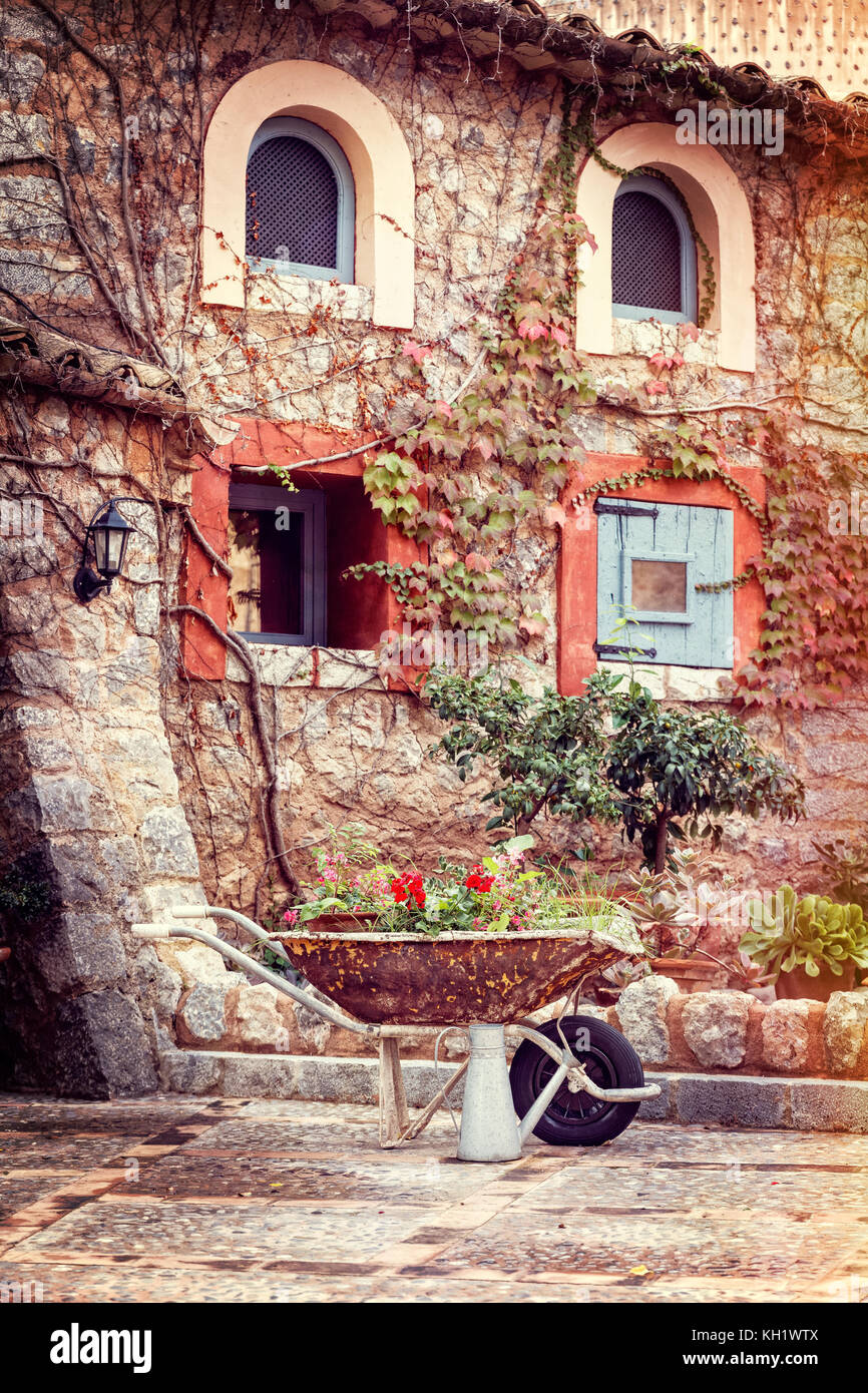 rustic stone wall Stock Photo - Alamy