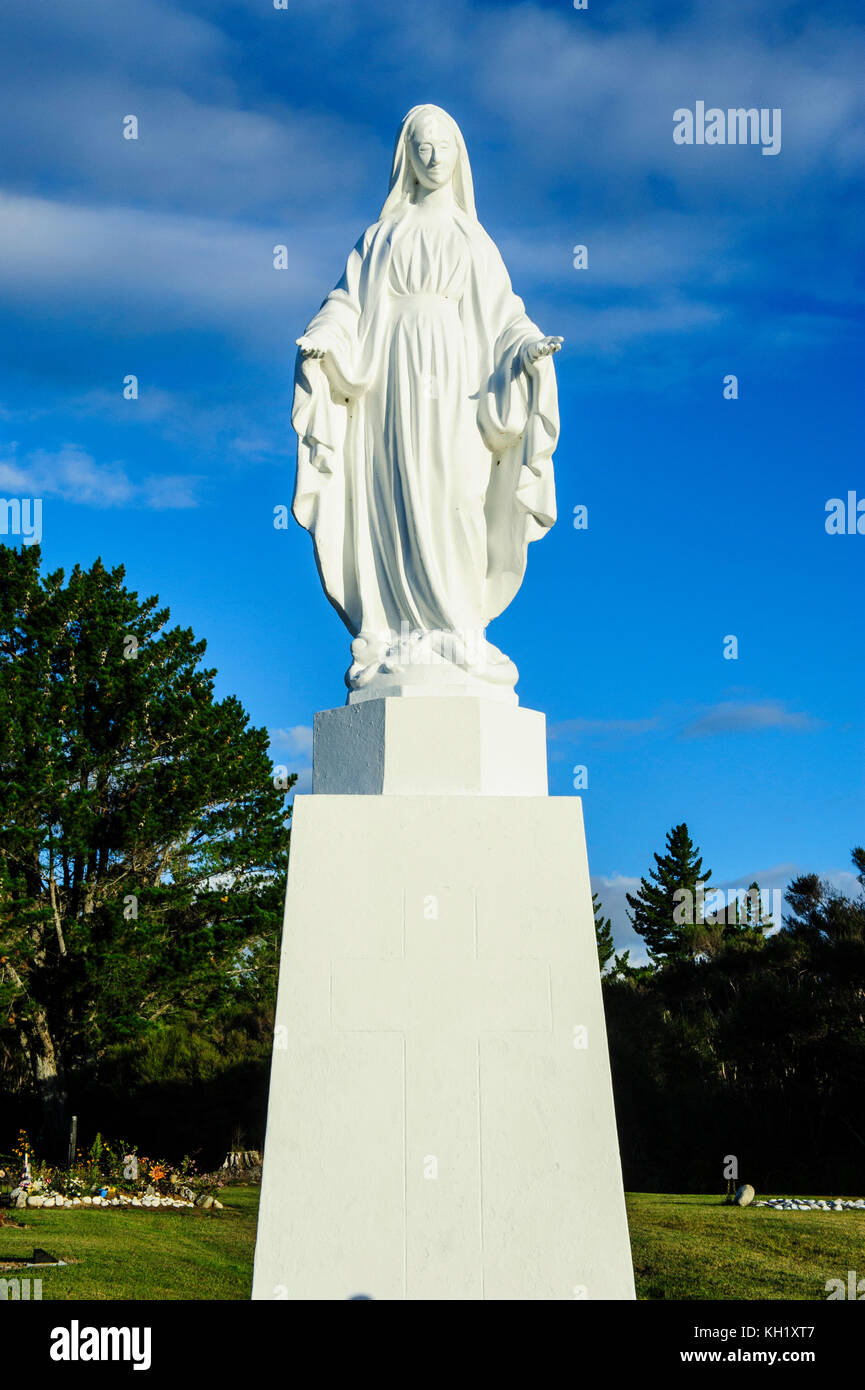 White Maria statue on the highway of the west coast of South island ...