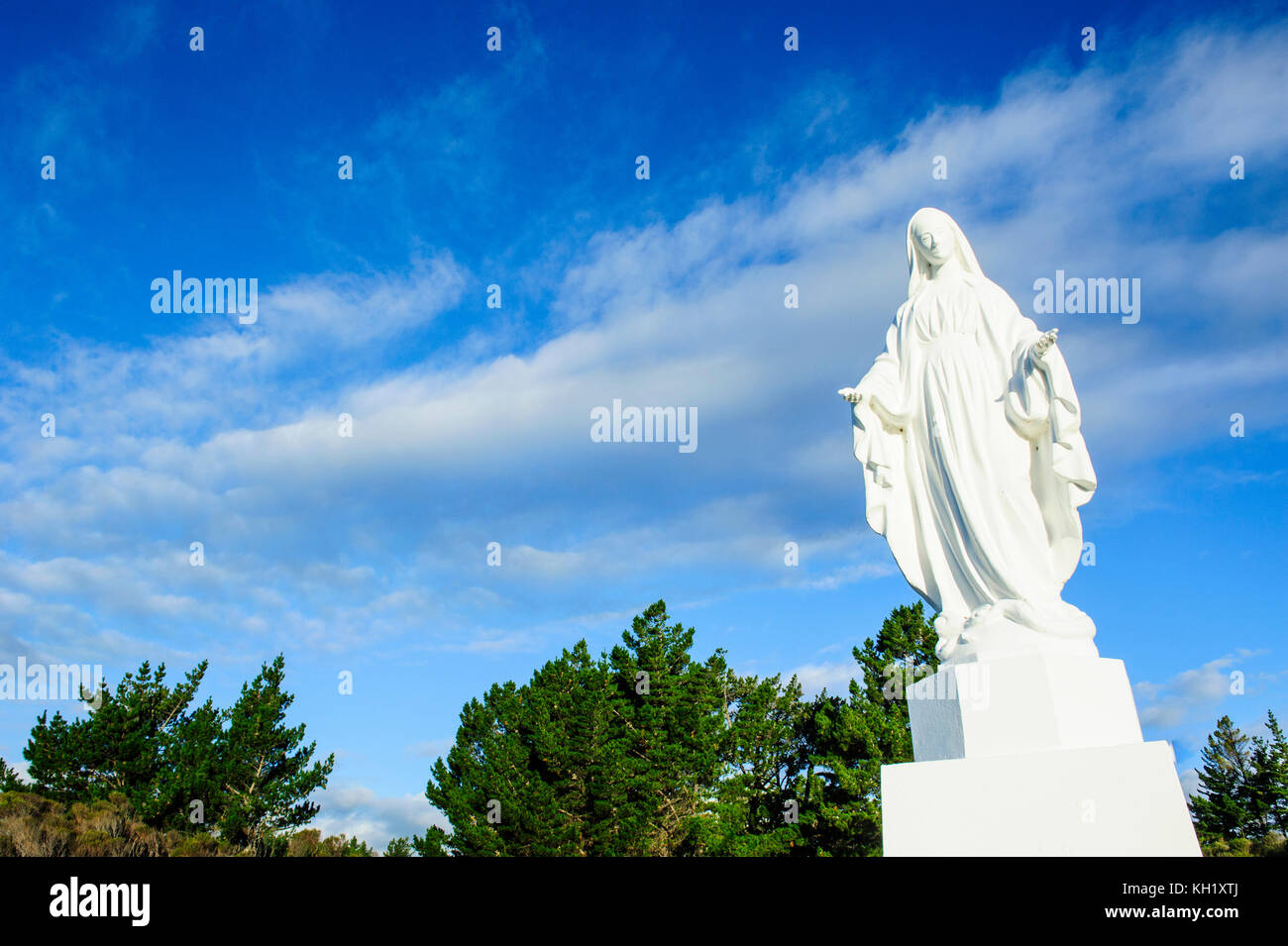 White Maria statue on the highway of the west coast of South island ...