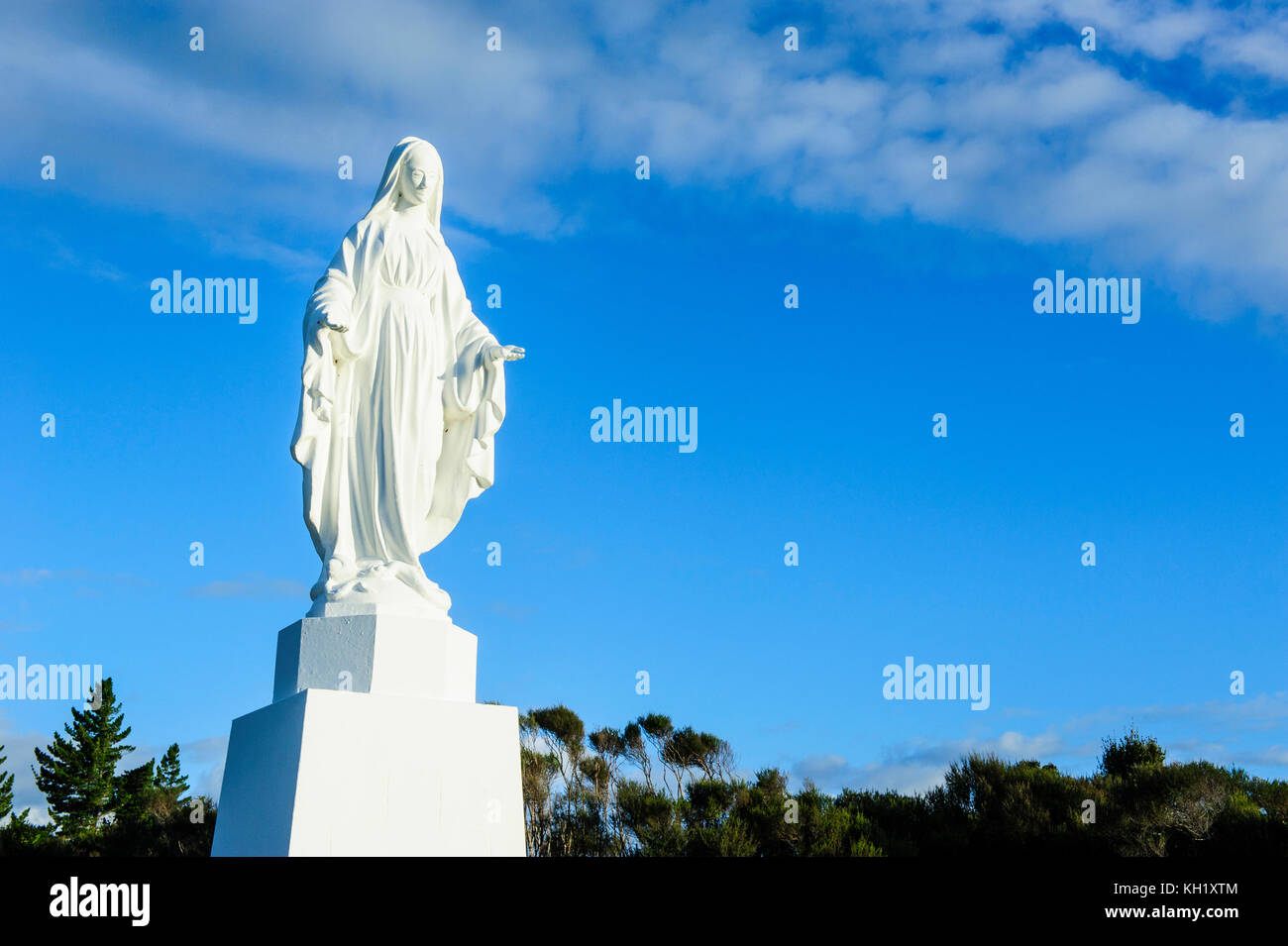 White Maria statue on the highway of the west coast of South island ...
