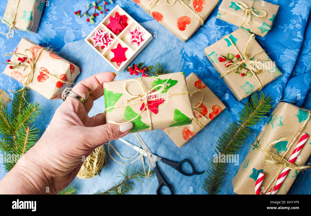 Female holding present hi-res stock photography and images - Alamy