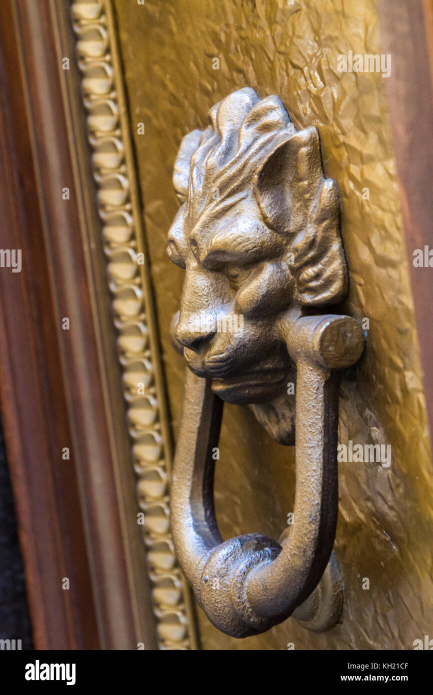 Decorative door knob hi-res stock photography and images - Alamy