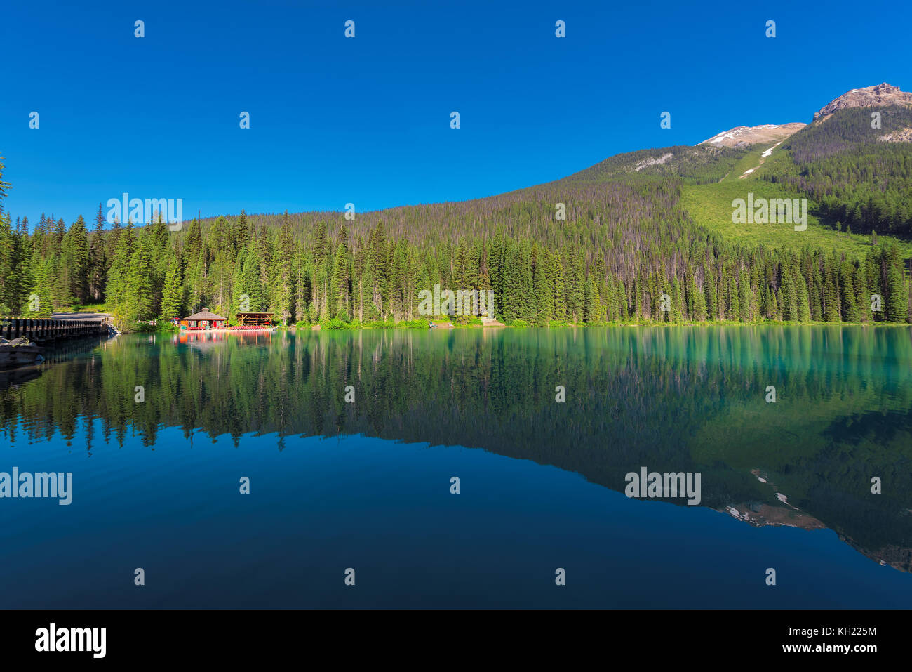 Sunrise emerald lake in yoho hi-res stock photography and images - Alamy