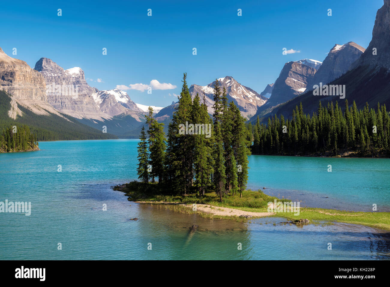Spirit Island in Jasper National Park, Canada Stock Photo - Alamy