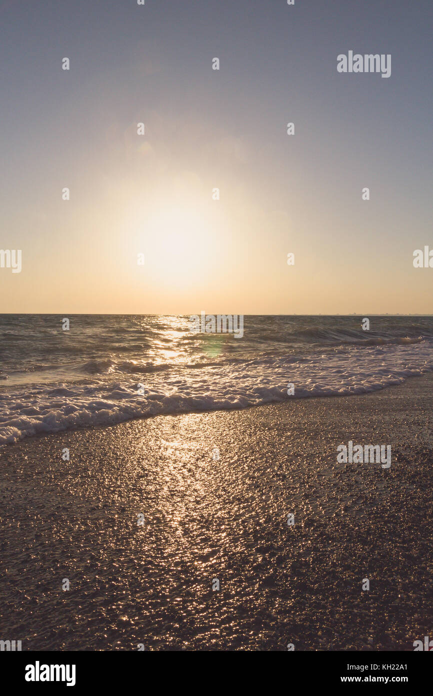 Beautiful sunset on the summer sea Stock Photo - Alamy