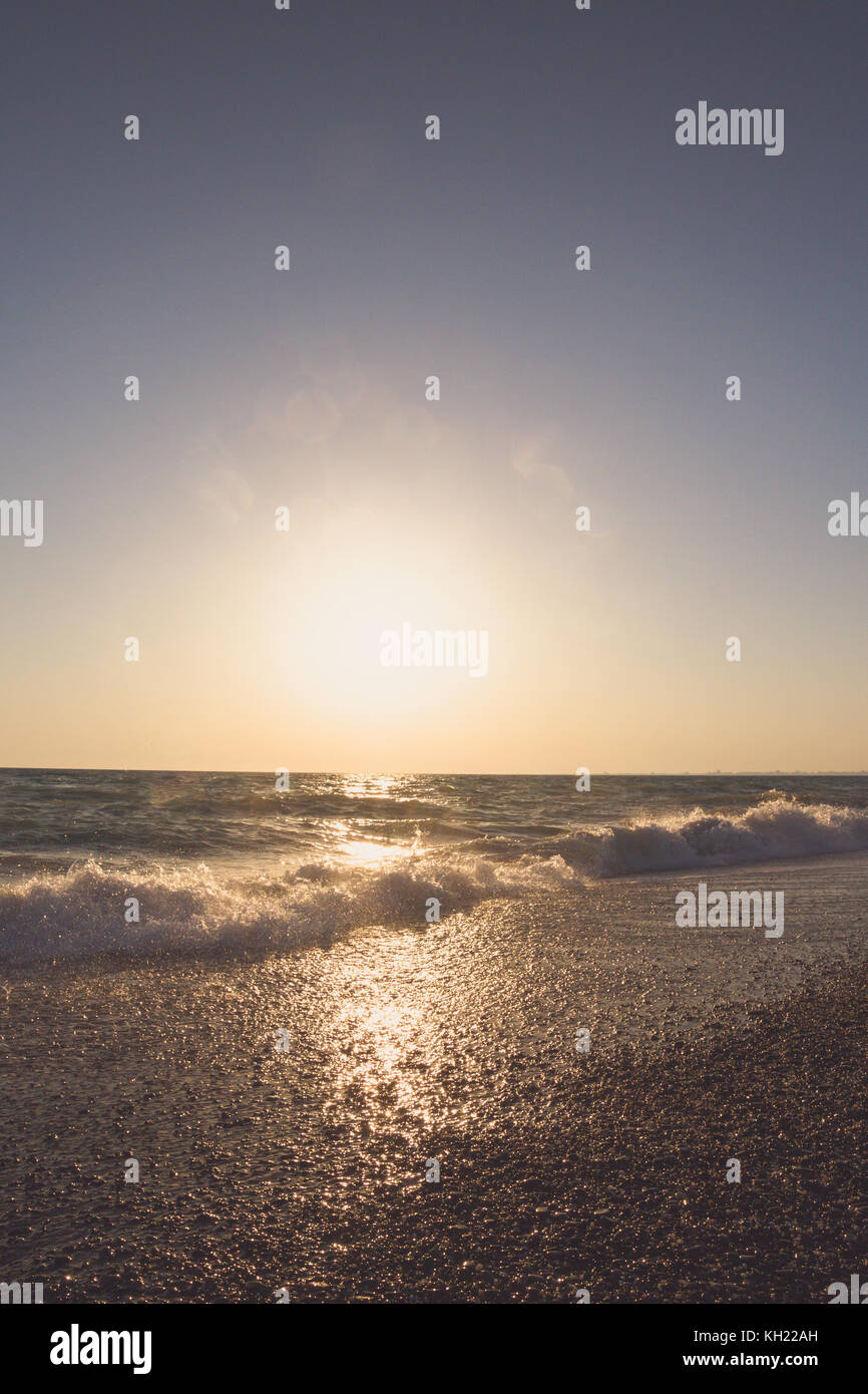 Beautiful sunset on the summer sea Stock Photo - Alamy