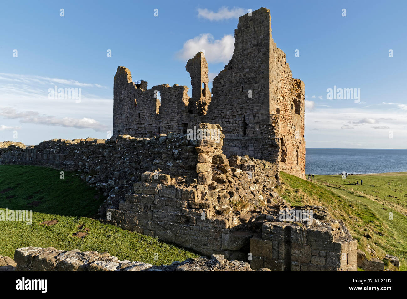 The Great Gatehouse of Dunstanburgh Castle Stock Photo - Alamy