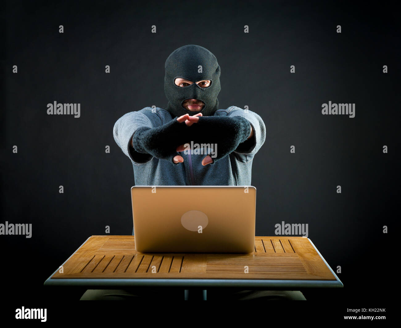 Hands laptop hack hi-res stock photography and images - Alamy