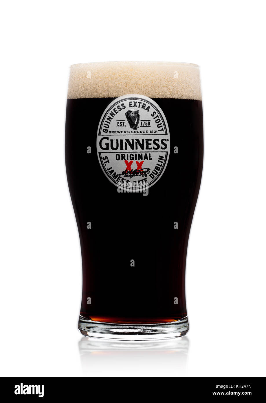Tin guinness draught beer shot hi-res stock photography and images - Alamy