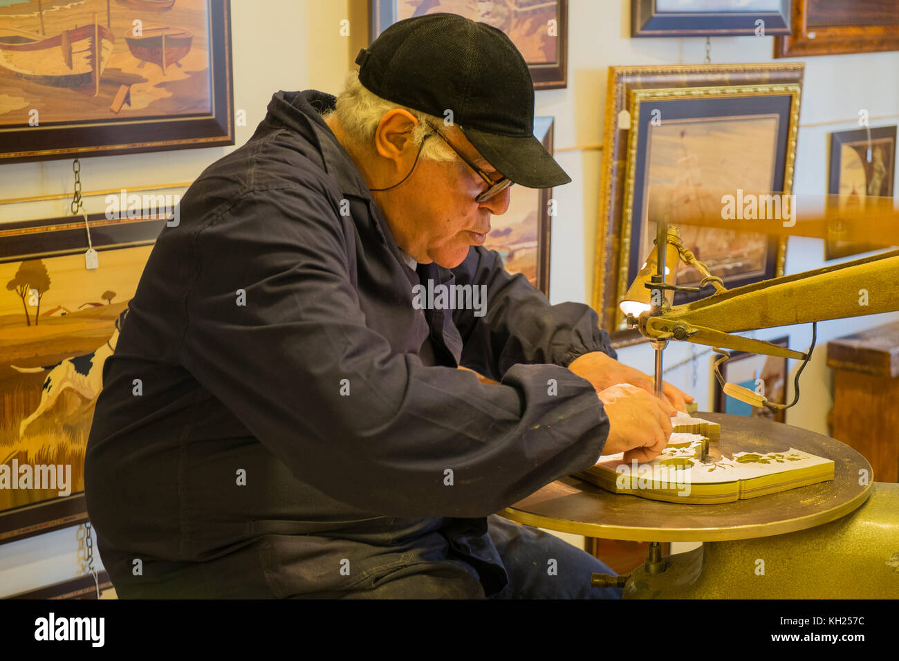 Woodworker italy hi-res stock photography and images - Alamy