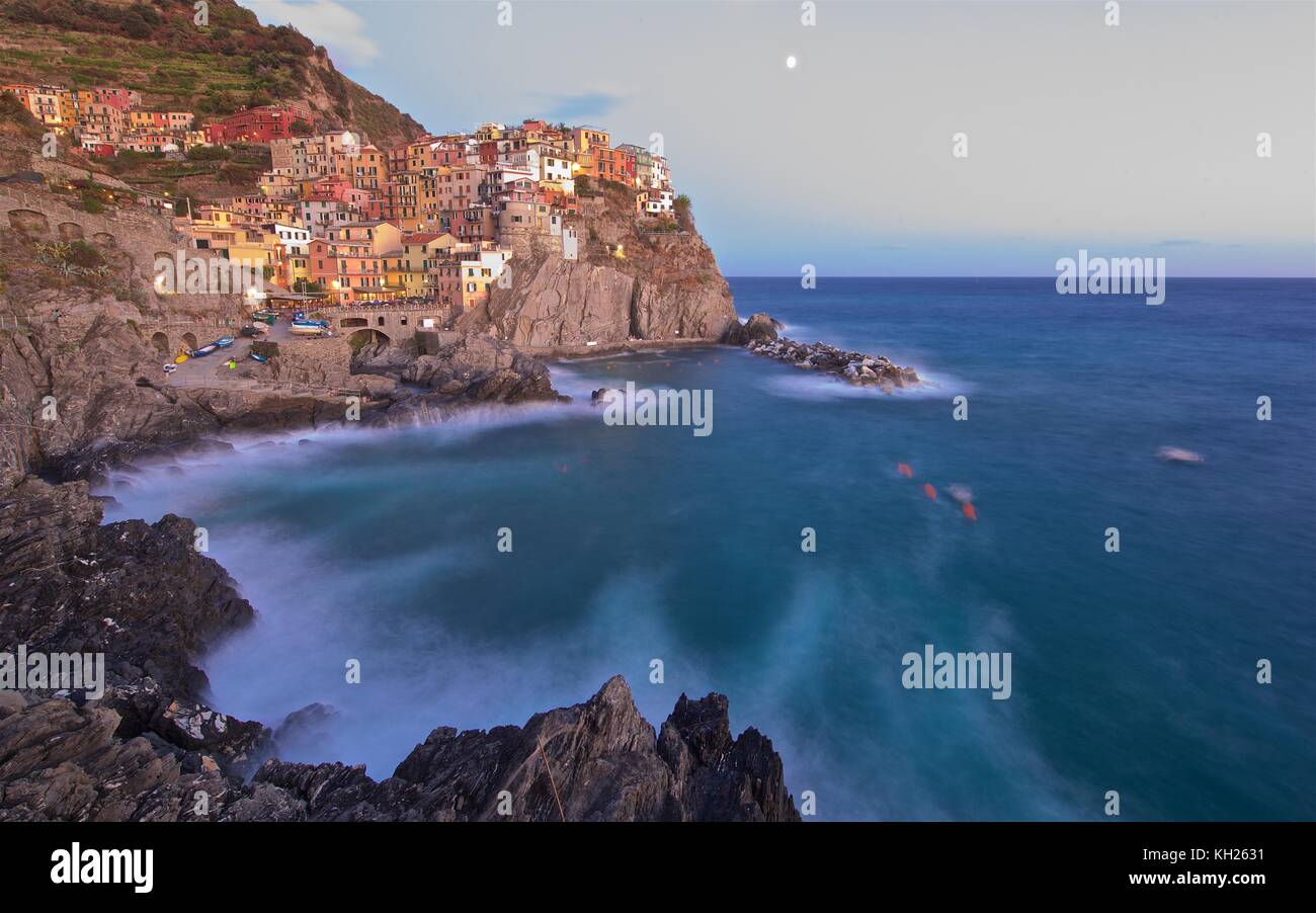 Cliffside homes in Cinque Terre, Italy Stock Photo - Alamy