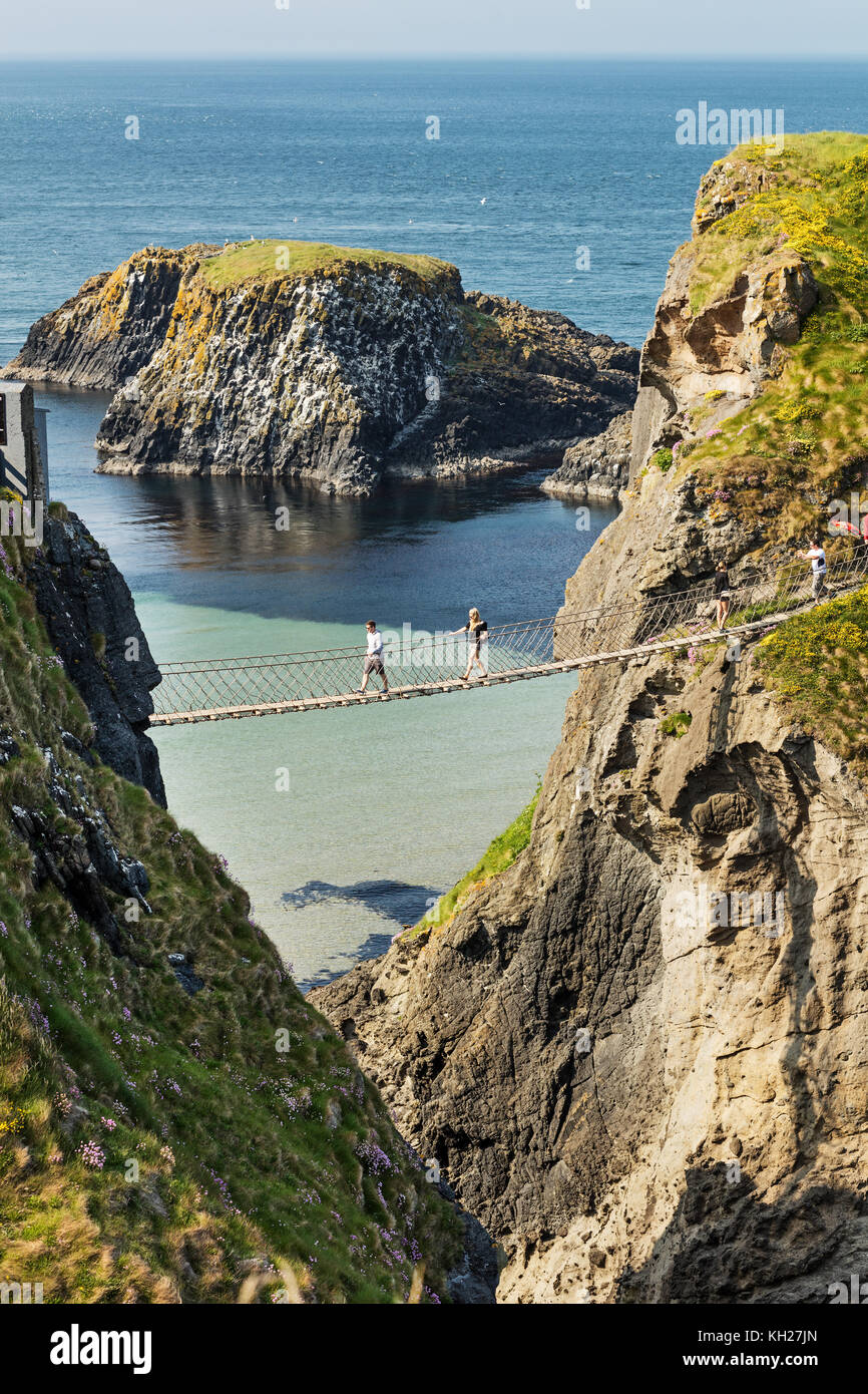 Thousands of tourists visiting Carrick-a-Rede Rope Bridge in County ...