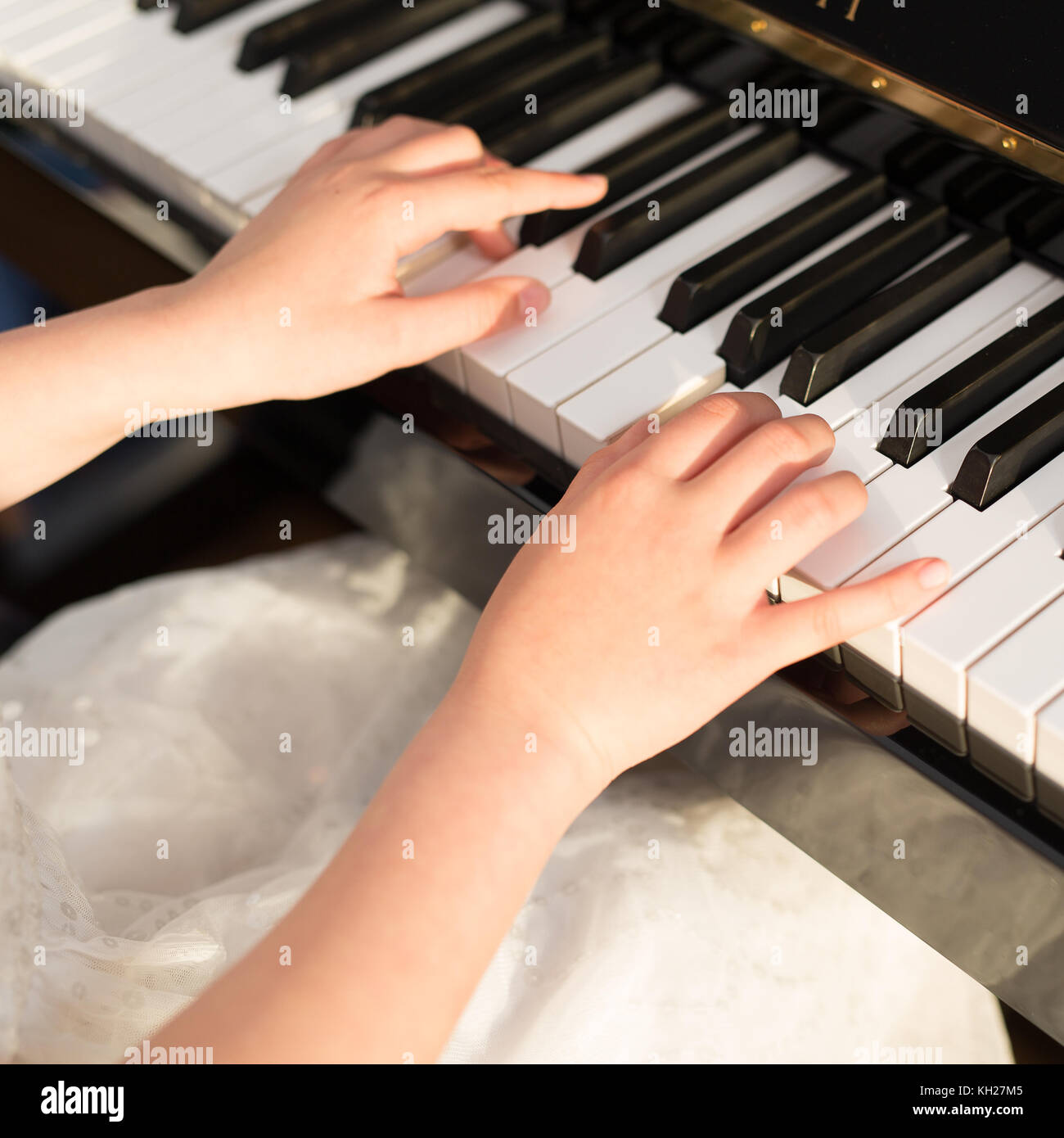 Hand train instrument hi-res stock photography and images - Alamy