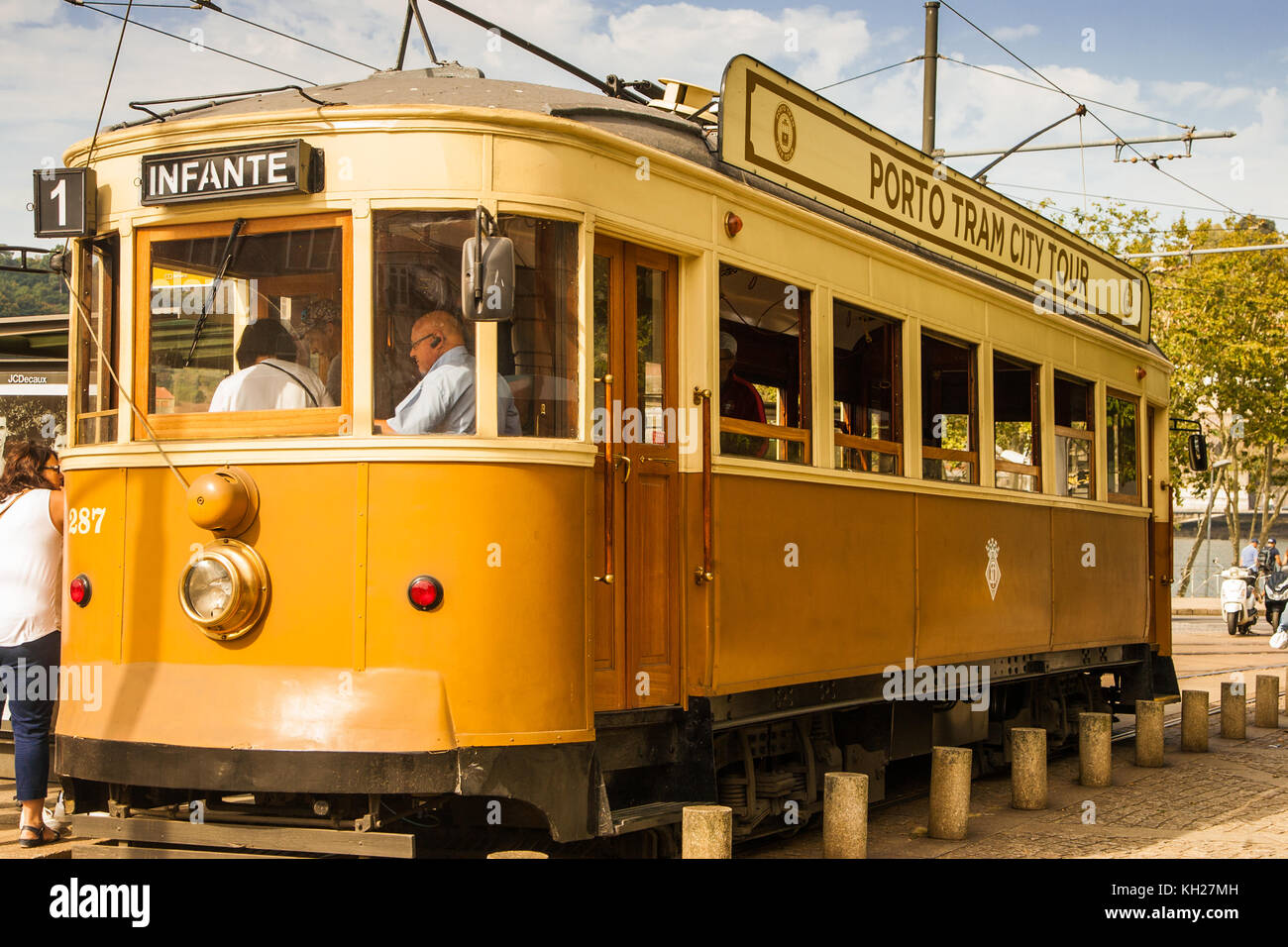 Porto city guide hi-res stock photography and images - Alamy