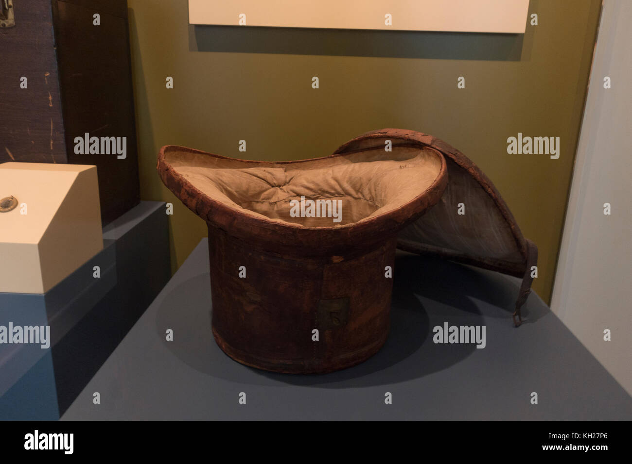Abraham lincoln hat hi-res stock photography and images - Alamy