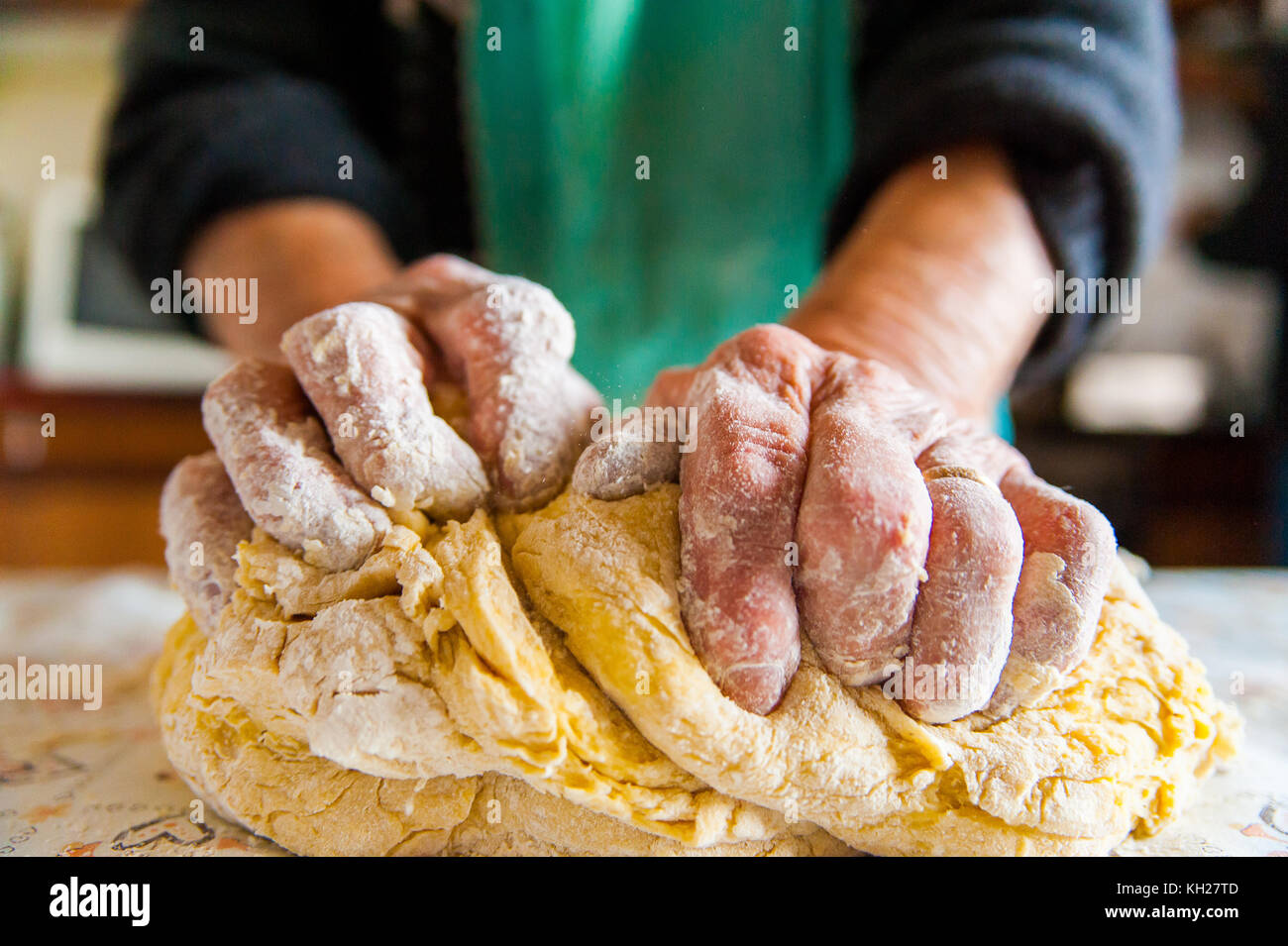 close up of grandma making pasta the traditional way Stock Photo - Alamy